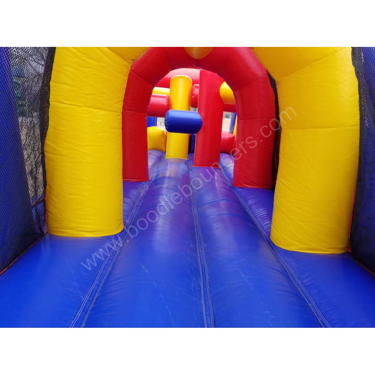 35 Foot Obstacle Course - Boodle Bouncers